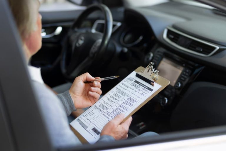 Driving in Dubai with an IDP | International Driving Permit Guide