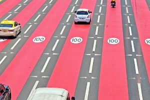Dubai Speed Limits Guide 2025 | Fines, Zones & Rules