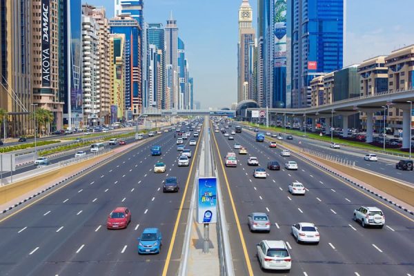 Dubai Speed Limits Guide 2025 | Fines, Zones & Rules